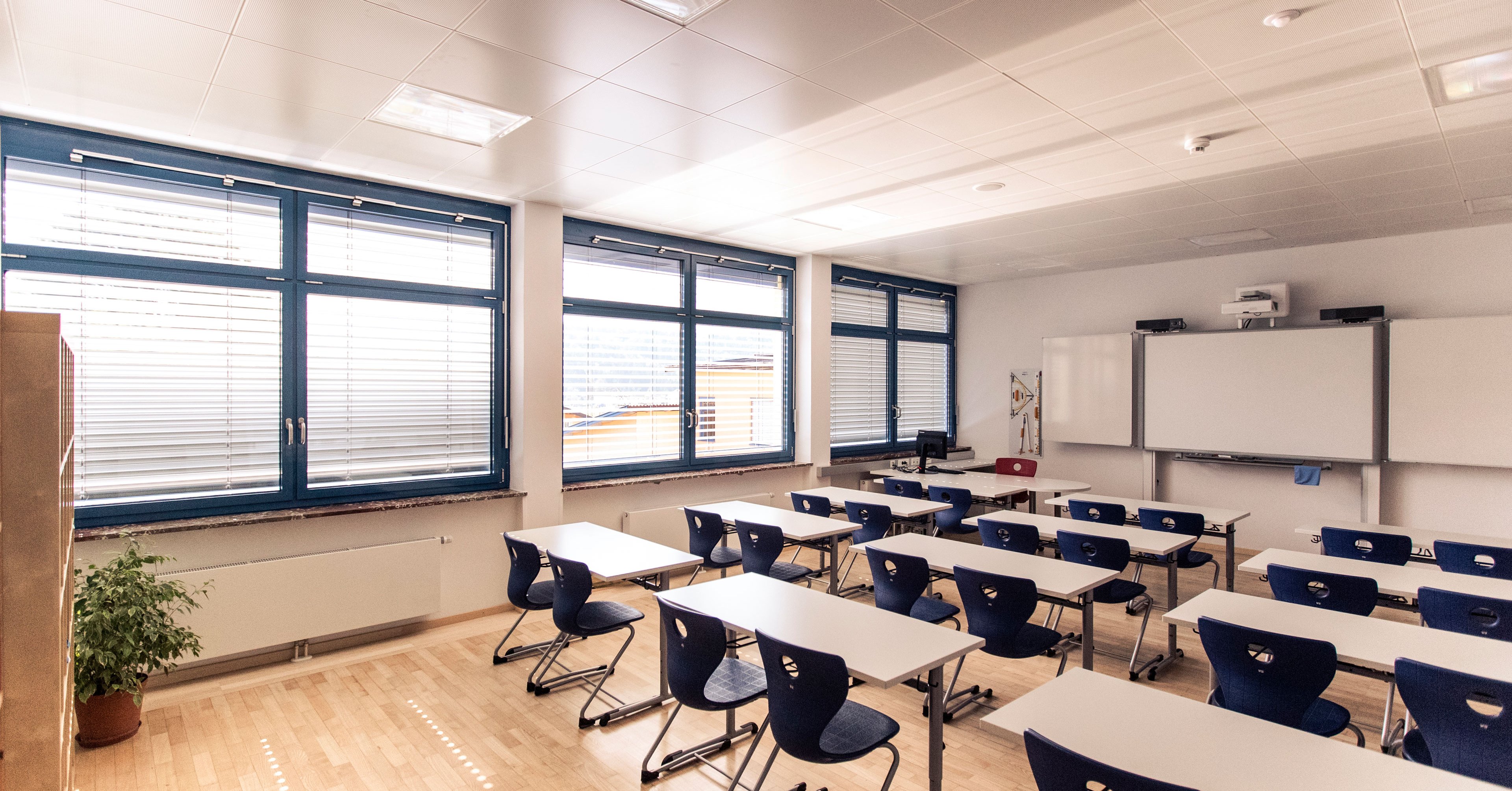 Mehr Tageslicht im Klassenraum - Sonnenschutz in der Schule | Schlotterer